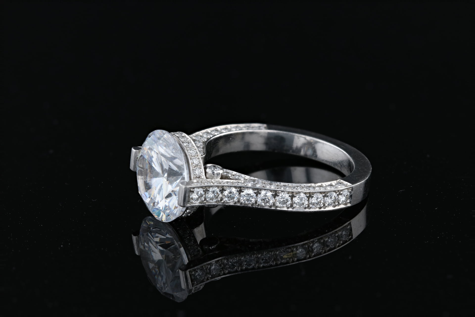 Vintage Style Round Center Diamond Engagement Ring - Nathan Alan Jewelers