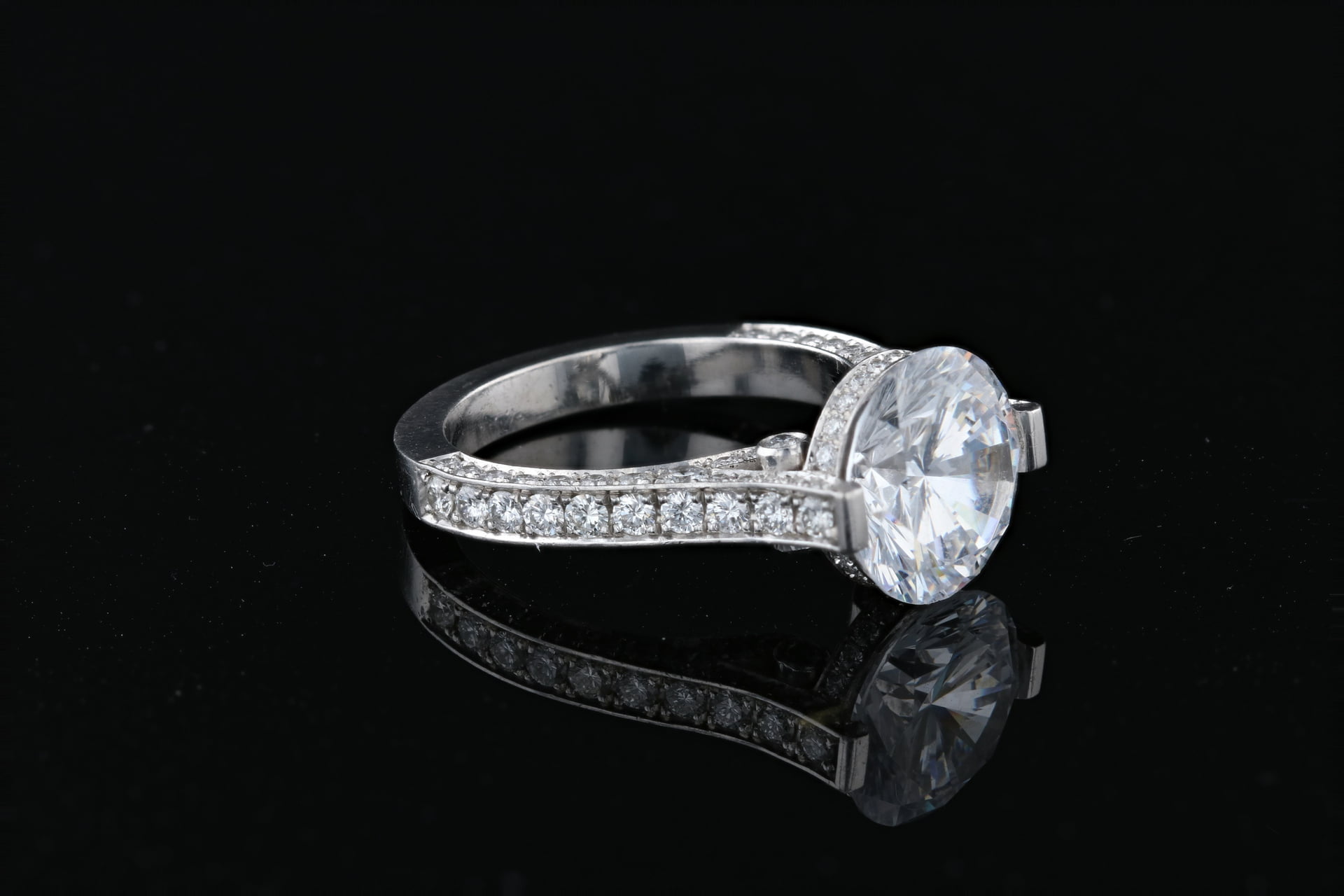 Vintage Style Round Center Diamond Engagement Ring - Nathan Alan Jewelers